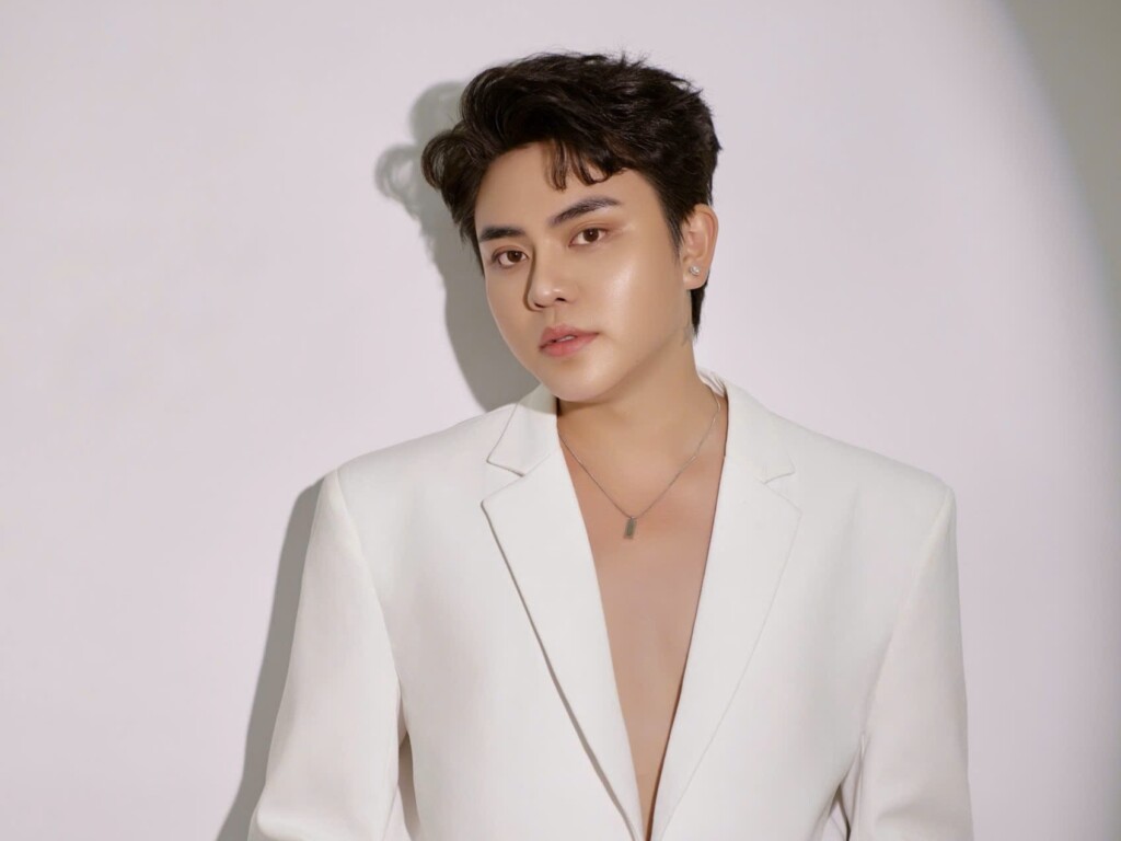 Master Bảo Lộc Phạm trình diễn công nghệ REAL BROWS TECHNIQUE đỉnh cao ...